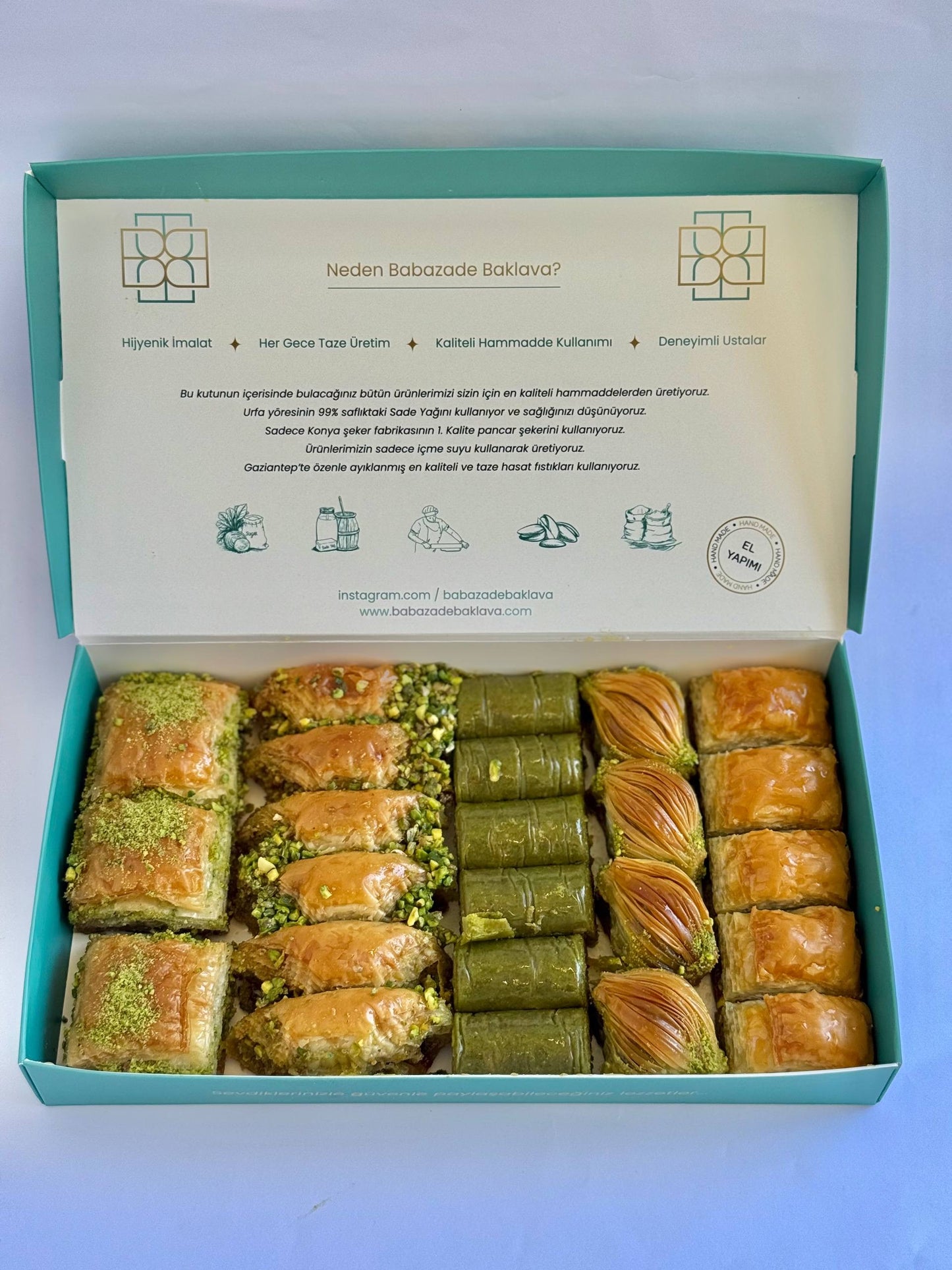 Premium Karışık Fıstıklı Baklava Kutusu 1.2kg – Babazade Baklava ...